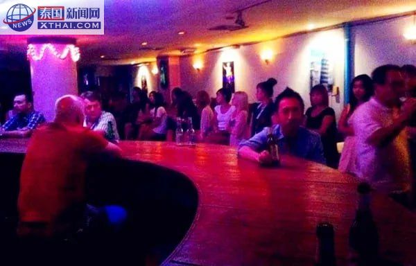 揭开曼谷夜幕中隐藏的面纱：神秘“蛇美咖啡”究竟是怎样的存在？ - 泰国新闻网 xthai